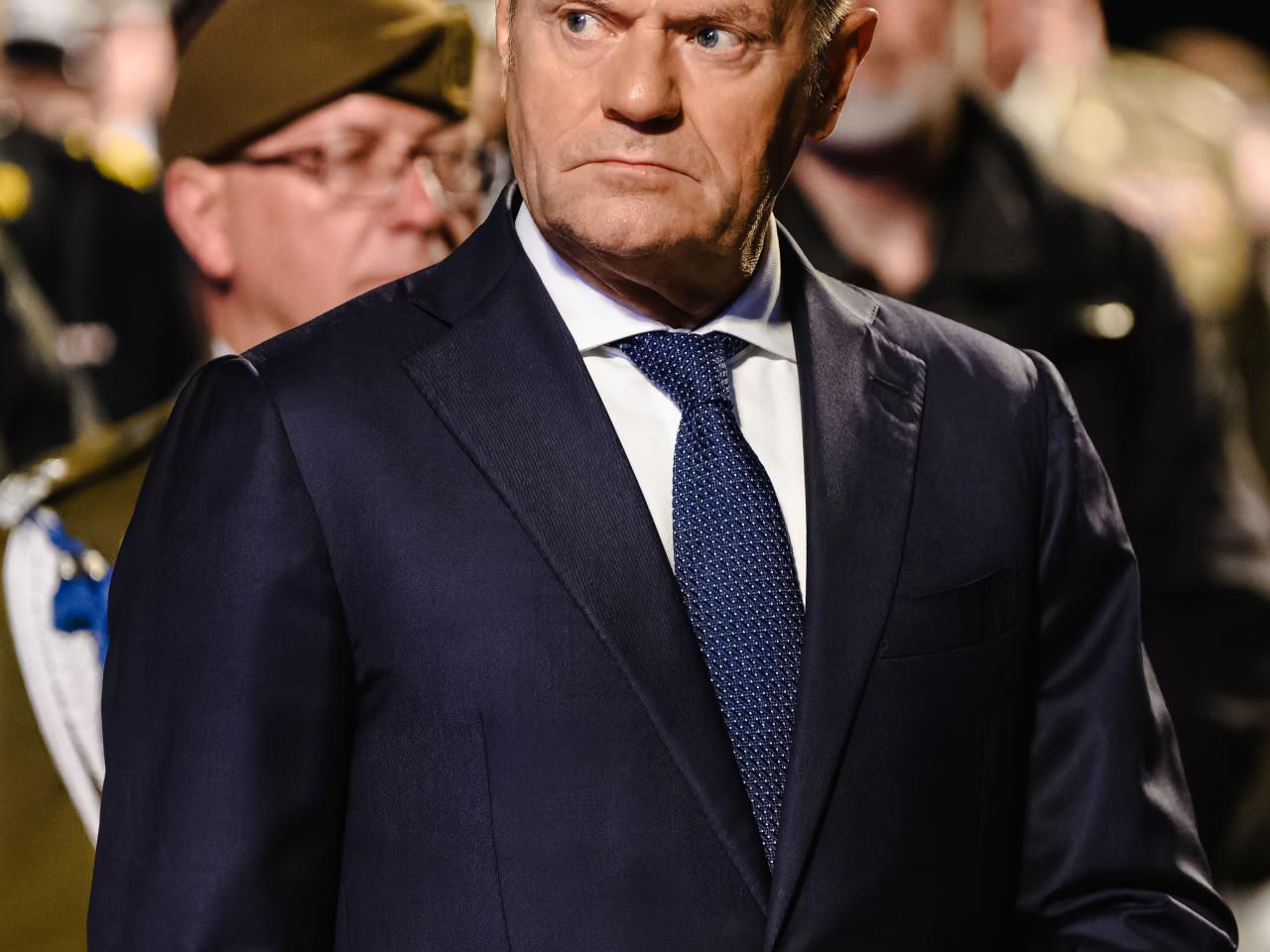 Czwarta osoba zatrzymana. W tle seria fałszywych alarmów. Tusk zabrał ...