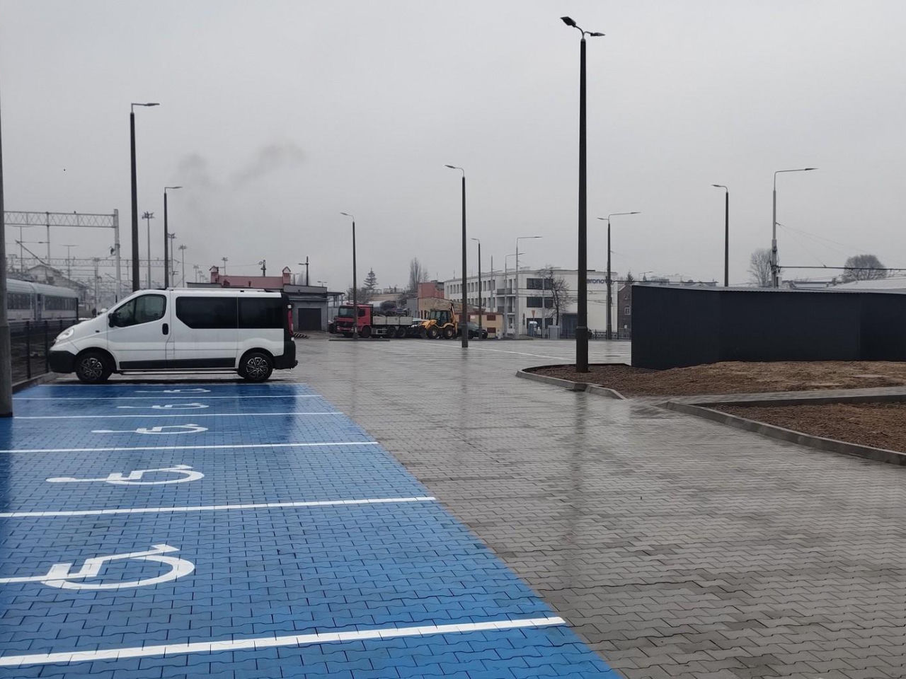 Nowy bezpłatny parking obok lubelskiej stacji PKP. Może pomieścić nawet ...