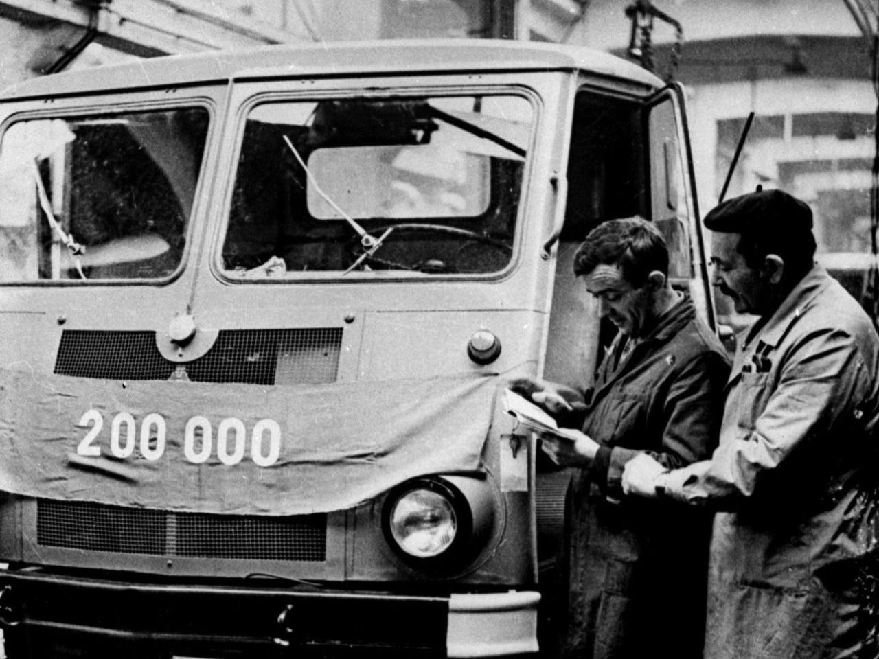 Pierwszy powojenny polski samochód STAR 20 ma już 77 lat. Symbol ...