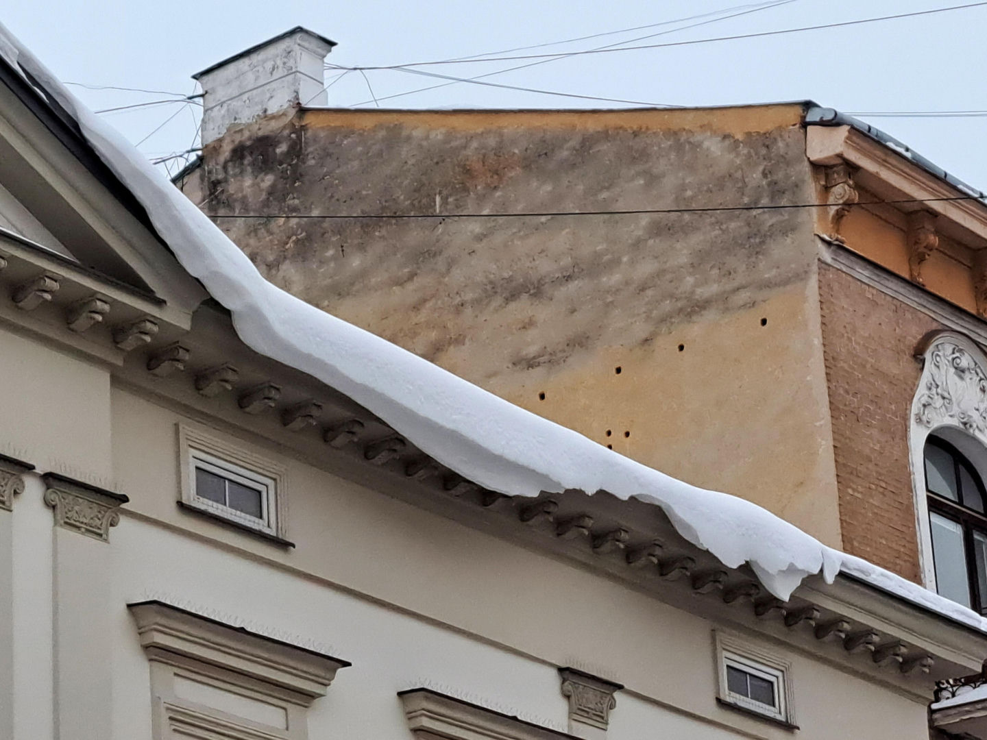 Gołoledź w Tarnowie: Kto odpowiada za chodnik? Grożą kary - Tarnów ...