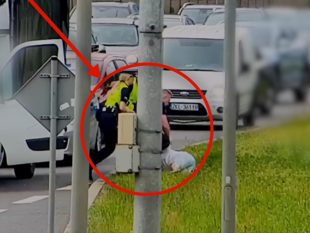 Zobaczył odpalone auto i chciał pojechać nim nad morze. Obezwładniła go ...