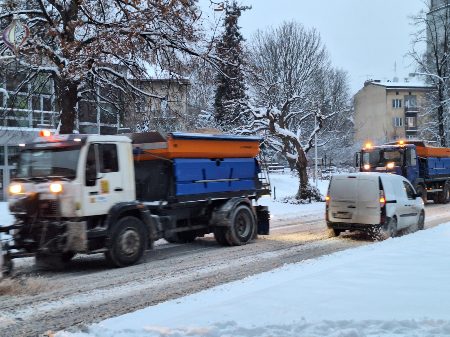 Podkarpacie. Trudne warunki na drogach w związku z intensywnymi opadami ...