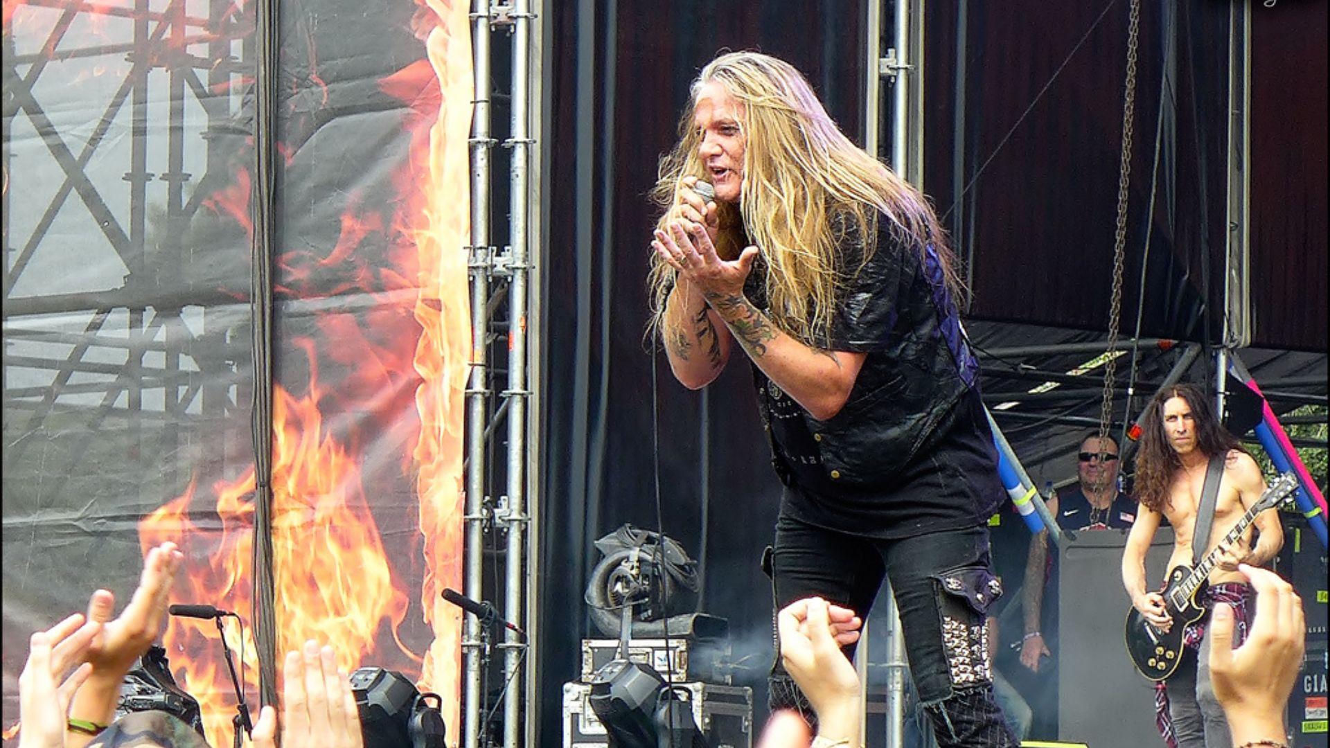 Sebastian Bach zaśpiewał "I Wanna Rock" Twisted Sister na solowym ...