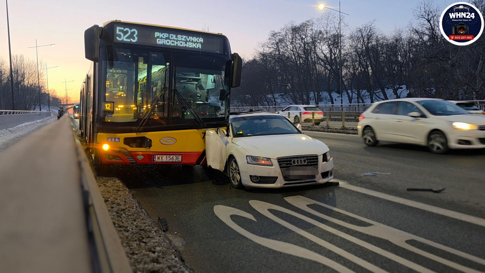 Warszawa: Wypadek na Trasie Łazienkowskiej. Autobus i trzy auta rozbite ...