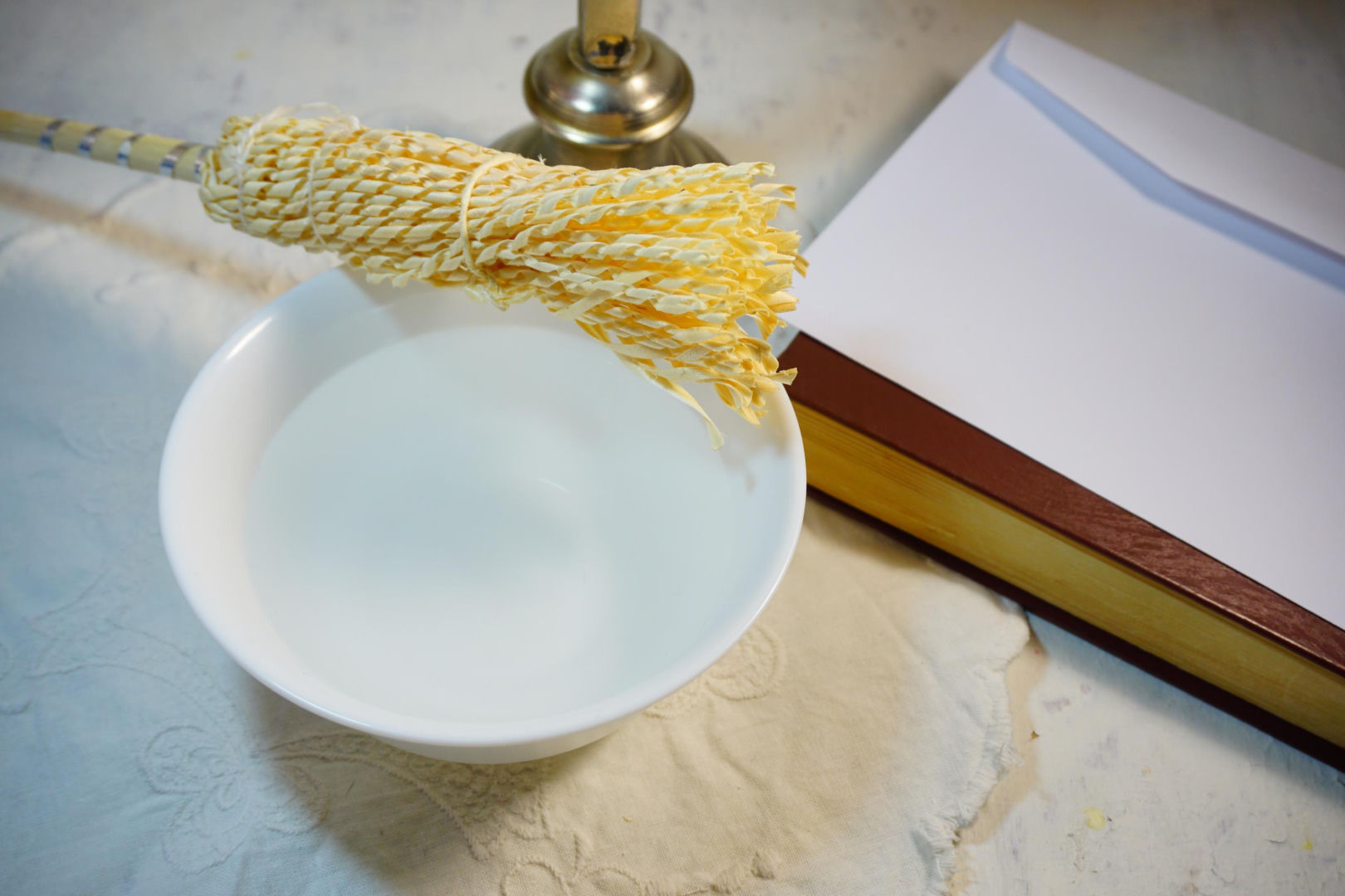 Tyle Polacy dają księdzu po kolędzie. Zdarzają się nawet banknoty po ...