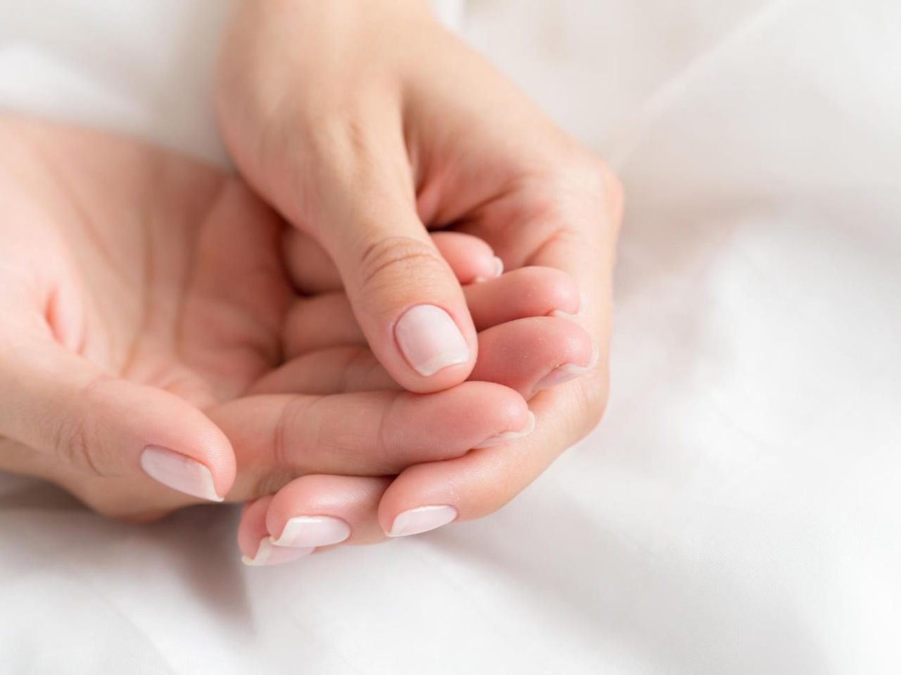 Hybrydy idą w odstawkę. Hitem lata 2026 będzie japoński manicure ...