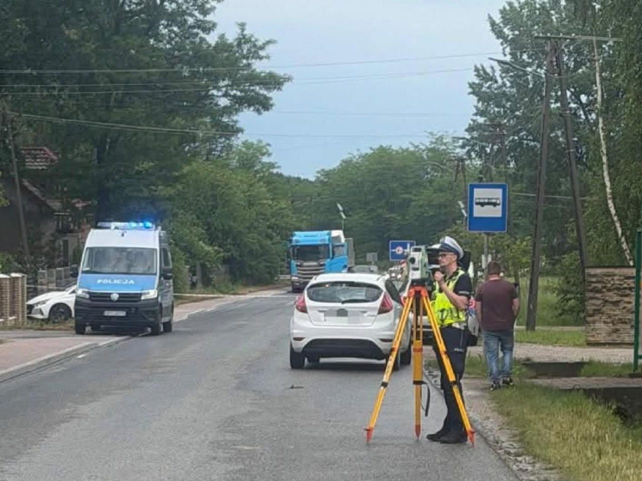 Tragedia w Bławatkowie. 12-latek wyszedł zza autobusu wprost pod koła ...