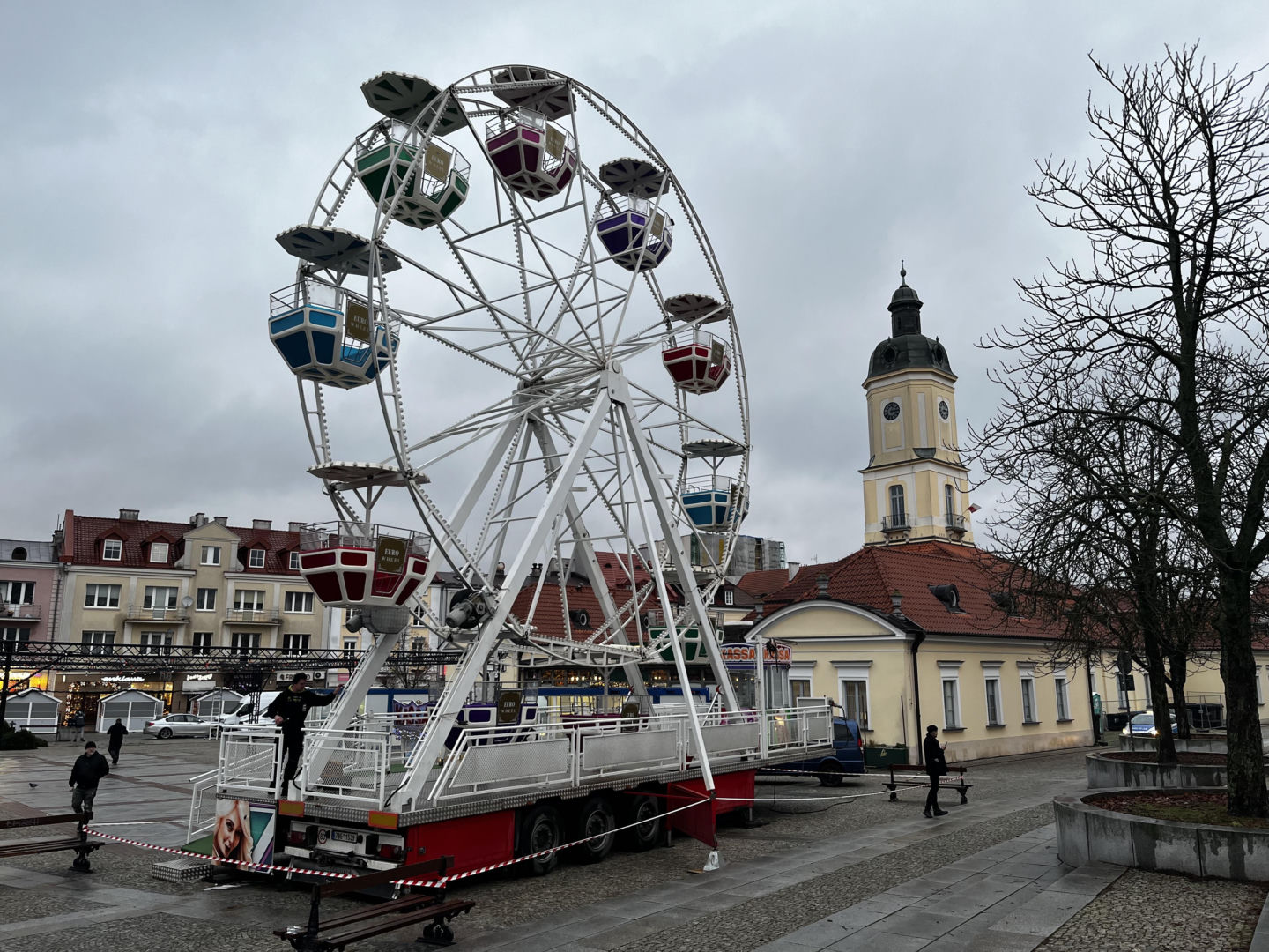 Białystok ma swój diabelski młyn! Zobacz nową atrakcję na Rynku Kościuszki [ZDJĘCIA] - Białystok ...