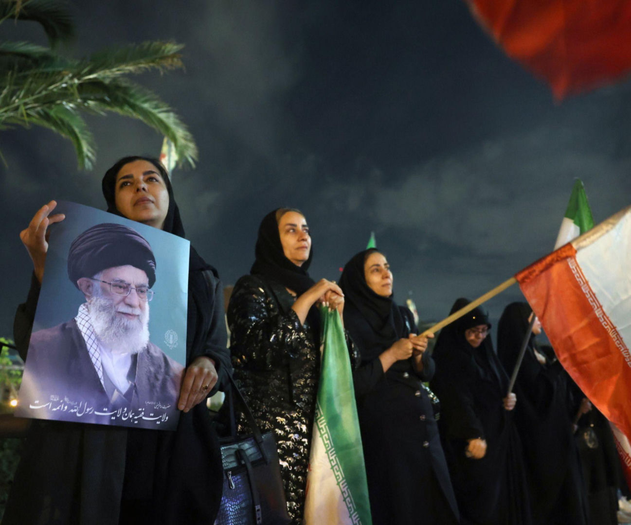 Śmierć Chameneiego wstrząsnęła Iranem. Ajatollahowie wzywają do zemsty ...